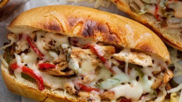 طرز تهیه ساندویچ مرغ بندری خوشمزه؛ به روش جنوبی - مجله اکالا